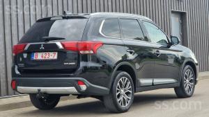 Melns Mitsubishi Outlander 2017 Jelgava, ar dzinēja tilpumu 2.30 L un nobraukumu 184 tūkst. km par 11250 €, foto 7 vietnē AUTOMOTO.COM.LV