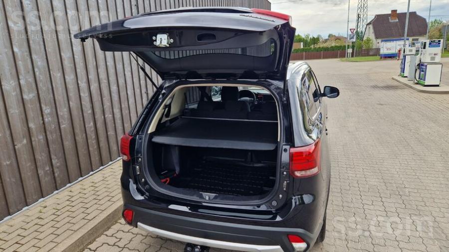 Melns Mitsubishi Outlander 2017 Jelgava, ar dzinēja tilpumu 2.30 L un nobraukumu 184 tūkst. km par 11250 €, foto 9 vietnē AUTOMOTO.COM.LV