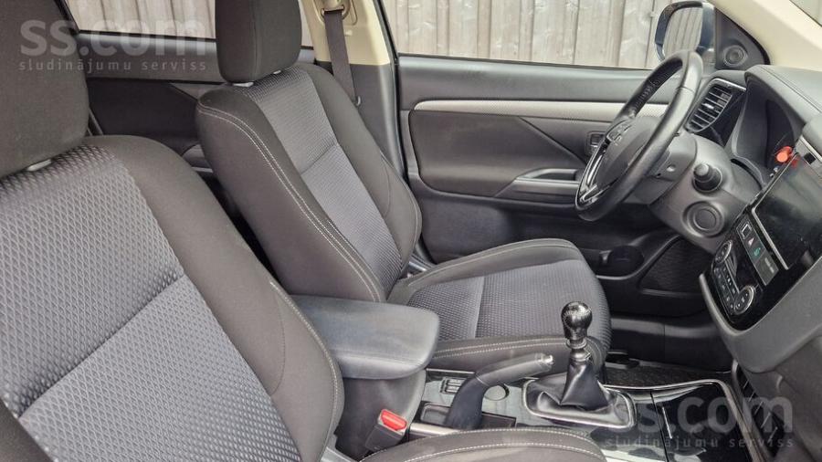 Melns Mitsubishi Outlander 2017 Jelgava, ar dzinēja tilpumu 2.30 L un nobraukumu 184 tūkst. km par 11250 €, foto 16 vietnē AUTOMOTO.COM.LV