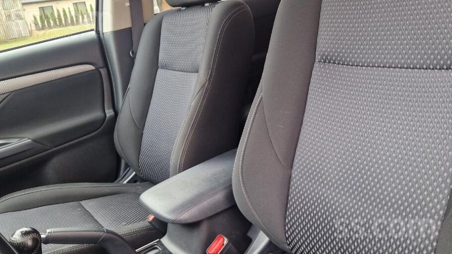 Melns Mitsubishi Outlander 2017 Jelgava, ar dzinēja tilpumu 2.30 L un nobraukumu 184 tūkst. km par 11250 €, foto 34 vietnē AUTOMOTO.COM.LV