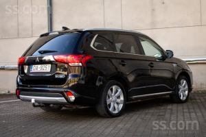 Melns Mitsubishi Outlander 2017 Rīga, ar dzinēja tilpumu 2.00 L un nobraukumu 260 tūkst. km par 14000 €, foto 7 vietnē AUTOMOTO.COM.LV