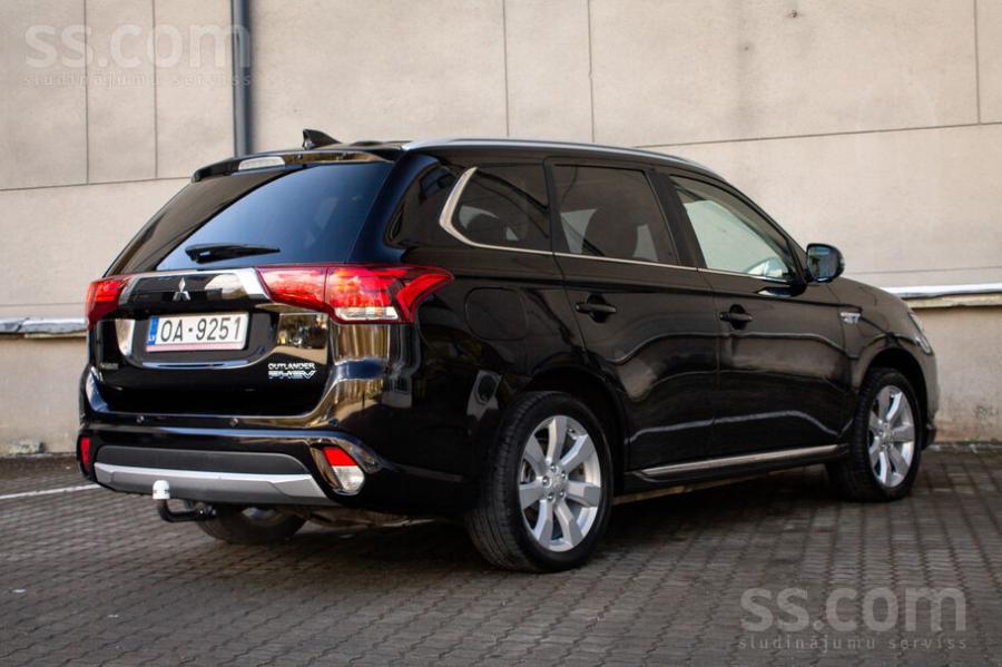 Melns Mitsubishi Outlander 2017 Rīga, ar dzinēja tilpumu 2.00 L un nobraukumu 260 tūkst. km par 14000 €, foto 7 vietnē AUTOMOTO.COM.LV
