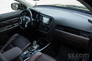 Melns Mitsubishi Outlander 2017 Rīga, ar dzinēja tilpumu 2.00 L un nobraukumu 260 tūkst. km par 14000 €, foto 9 vietnē AUTOMOTO.COM.LV