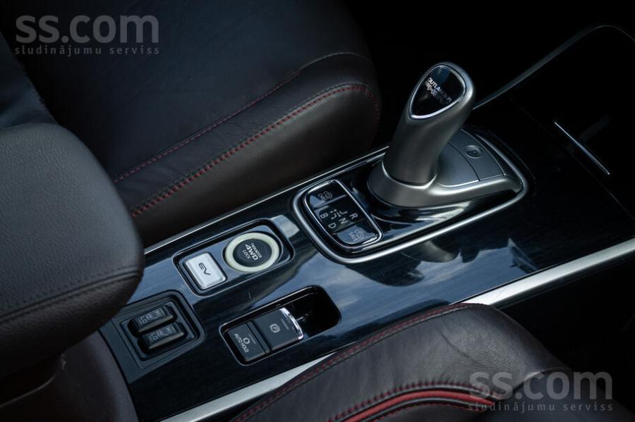 Melns Mitsubishi Outlander 2017 Rīga, ar dzinēja tilpumu 2.00 L un nobraukumu 260 tūkst. km par 14000 €, foto 10 vietnē AUTOMOTO.COM.LV