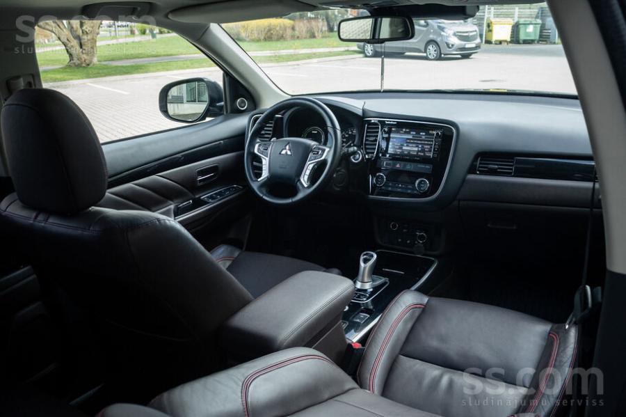 Melns Mitsubishi Outlander 2017 Rīga, ar dzinēja tilpumu 2.00 L un nobraukumu 260 tūkst. km par 14000 €, foto 13 vietnē AUTOMOTO.COM.LV