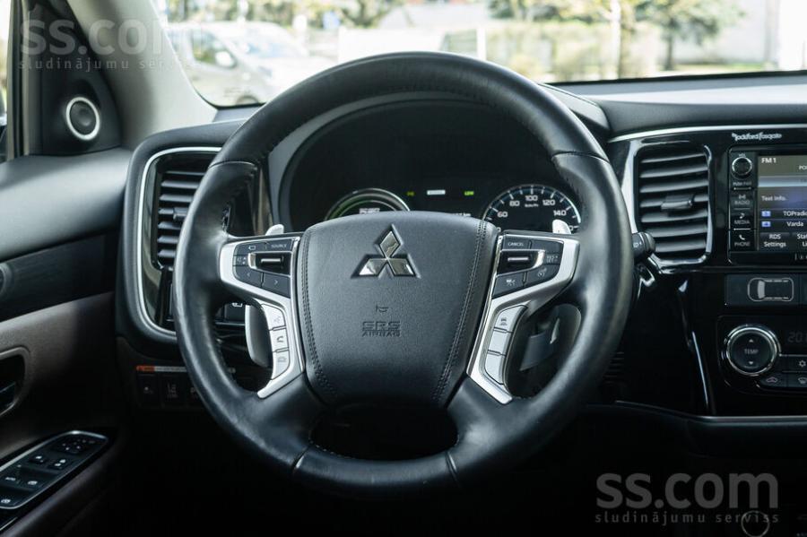 Melns Mitsubishi Outlander 2017 Rīga, ar dzinēja tilpumu 2.00 L un nobraukumu 260 tūkst. km par 14000 €, foto 15 vietnē AUTOMOTO.COM.LV