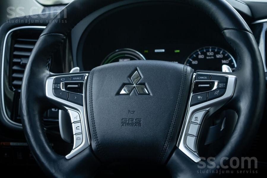 Melns Mitsubishi Outlander 2017 Rīga, ar dzinēja tilpumu 2.00 L un nobraukumu 260 tūkst. km par 14000 €, foto 16 vietnē AUTOMOTO.COM.LV