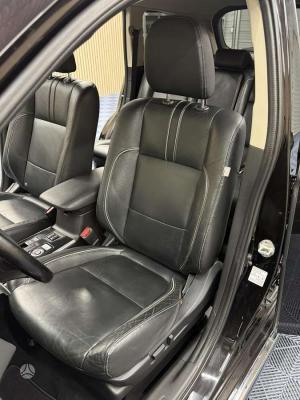 Black Mitsubishi Outlander 2017 in Marijampole, with an engine capacity of 2.00 L and mileage of 217 thousand km for 11950 €, photo 21 on AUTOMOTO.COM.LV