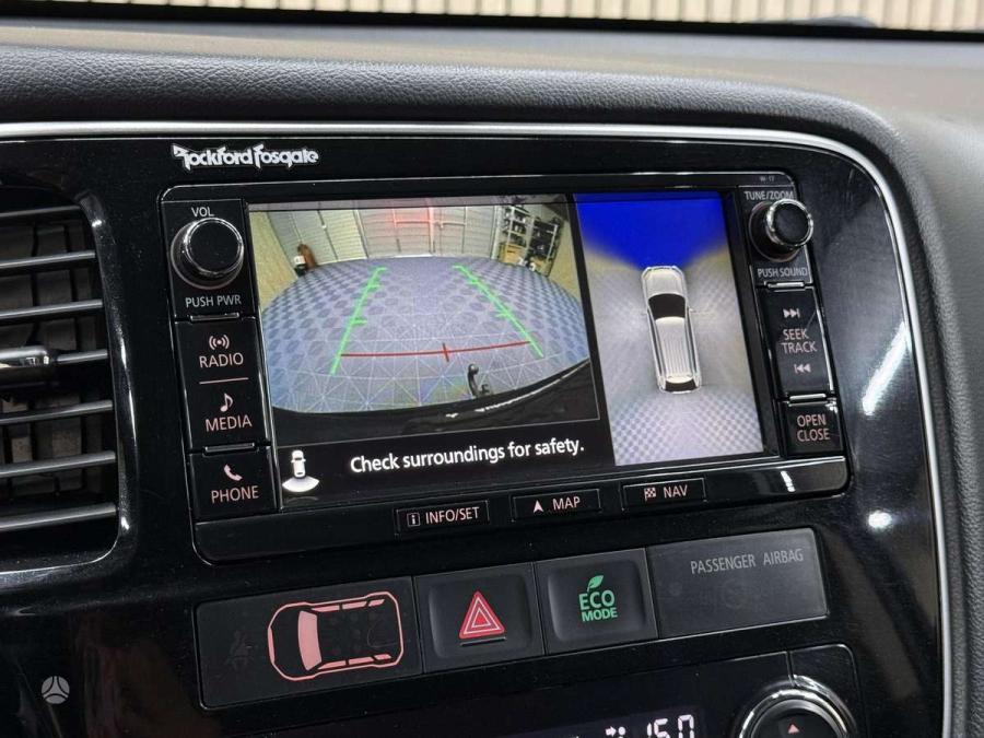 Black Mitsubishi Outlander 2017 in Marijampole, with an engine capacity of 2.00 L and mileage of 217 thousand km for 11950 €, photo 30 on AUTOMOTO.COM.LV