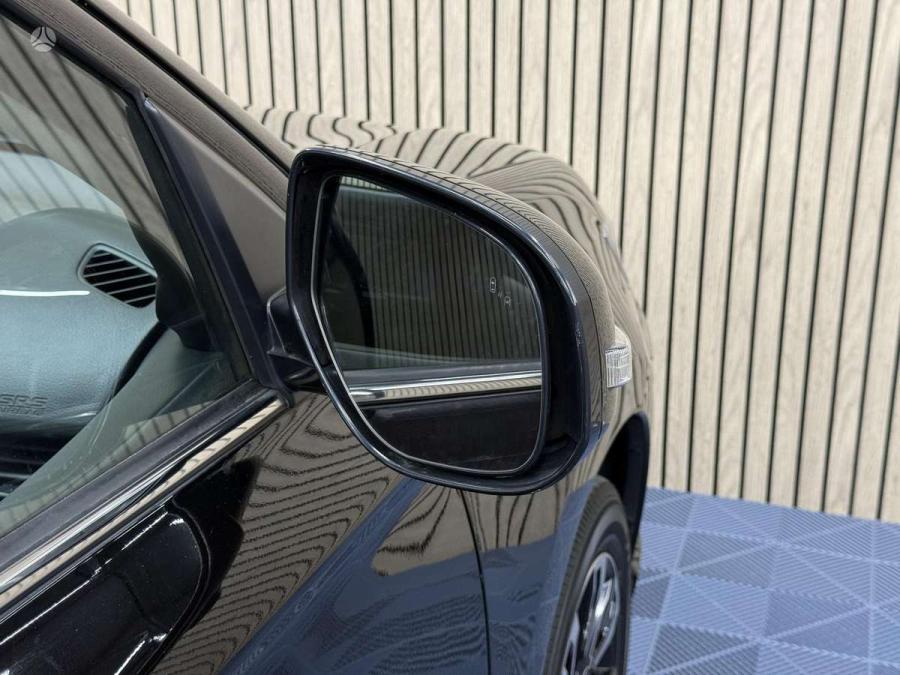 Black Mitsubishi Outlander 2017 in Marijampole, with an engine capacity of 2.00 L and mileage of 217 thousand km for 11950 €, photo 36 on AUTOMOTO.COM.LV