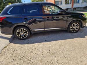 Melns Mitsubishi Outlander 2017 Kauņa, ar dzinēja tilpumu 2.30 L un nobraukumu 120 tūkst. km par 11900 €, foto 4 vietnē AUTOMOTO.COM.LV