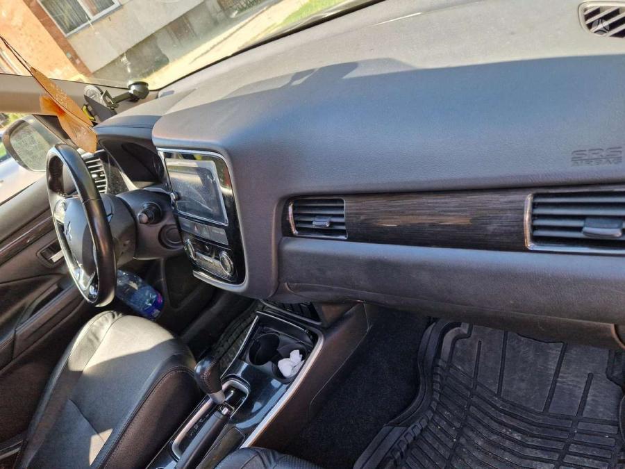 Melns Mitsubishi Outlander 2017 Kauņa, ar dzinēja tilpumu 2.30 L un nobraukumu 120 tūkst. km par 11900 €, foto 10 vietnē AUTOMOTO.COM.LV