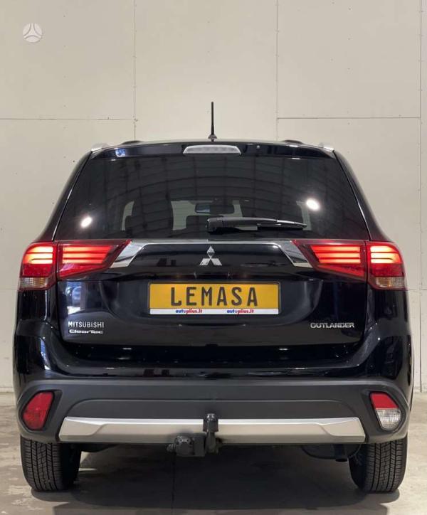 Melns Mitsubishi Outlander 2017 Klaipėda, ar dzinēja tilpumu 2.00 L un nobraukumu 170 tūkst. km par 13900 €, foto 5 vietnē AUTOMOTO.COM.LV