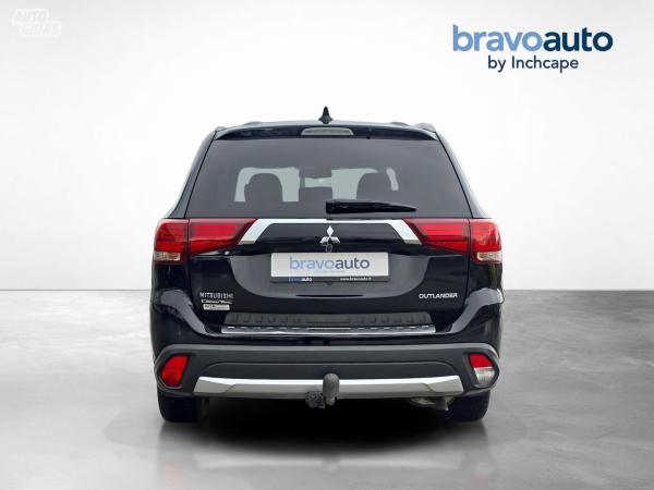 Mitsubishi Outlander 2017 Klaipėda vietnē Melns Mitsubishi Outlander 2017 Klaipėda, ar dzinēja tilpumu 2.00 L un nobraukumu 123 tūkst. km par 15500 €, foto 5 vietnē AUTOMOTO.COM.LV
