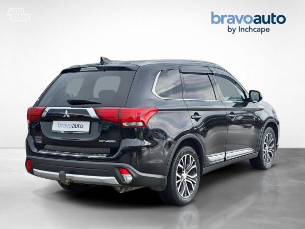 Mitsubishi Outlander 2017 Klaipėda vietnē Melns Mitsubishi Outlander 2017 Klaipėda, ar dzinēja tilpumu 2.00 L un nobraukumu 123 tūkst. km par 15500 €, foto 6 vietnē AUTOMOTO.COM.LV