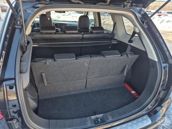 Mitsubishi Outlander 2017 Klaipėda vietnē Melns Mitsubishi Outlander 2017 Klaipėda, ar dzinēja tilpumu 2.00 L un nobraukumu 123 tūkst. km par 15500 €, foto 11 vietnē AUTOMOTO.COM.LV