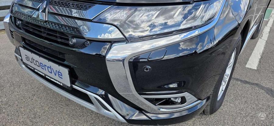 Melns Mitsubishi Outlander 2018 Viļņa, ar dzinēja tilpumu 2.36 L un nobraukumu 125 tūkst. km par 17980 €, foto 29 vietnē AUTOMOTO.COM.LV
