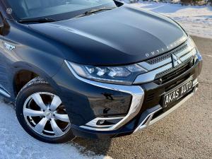 Black Mitsubishi Outlander 2018 in Vilkaviskis, with an engine capacity of 2.36 L and mileage of 175 thousand km for 16900 €, photo 5 on AUTOMOTO.COM.LV