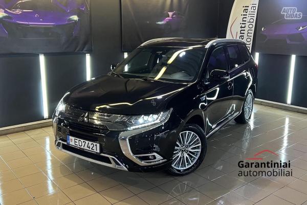 Black Mitsubishi Outlander 2018 in Avizieniai, with an engine capacity of 2.40 L and mileage of 150 thousand km for 17500 €, photo 1 on AUTOMOTO.COM.LV