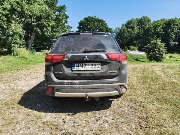 Melns Mitsubishi Outlander 2018 Molėtai, ar dzinēja tilpumu 0.00 L un nobraukumu 279 tūkst. km par 7000 €, foto 4 vietnē AUTOMOTO.COM.LV