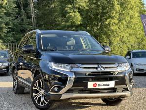 Black Mitsubishi Outlander 2018 in Utena, with an engine capacity of 2.20 L and mileage of 266 thousand km for 10599 €, photo 3 on AUTOMOTO.COM.LV