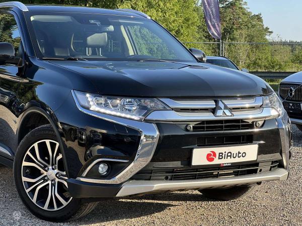 Black Mitsubishi Outlander 2018 in Utena, with an engine capacity of 2.20 L and mileage of 266 thousand km for 10599 €, photo 4 on AUTOMOTO.COM.LV