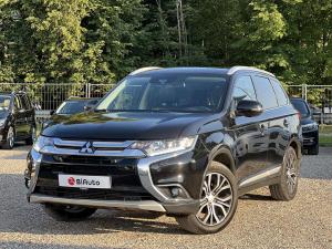 Black Mitsubishi Outlander 2018 in Utena, with an engine capacity of 2.20 L and mileage of 266 thousand km for 10599 €, photo 8 on AUTOMOTO.COM.LV