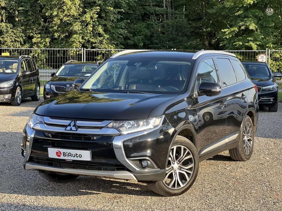 Black Mitsubishi Outlander 2018 in Utena, with an engine capacity of 2.20 L and mileage of 266 thousand km for 10599 €, photo 10 on AUTOMOTO.COM.LV