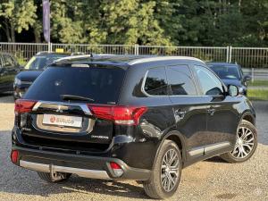 Black Mitsubishi Outlander 2018 in Utena, with an engine capacity of 2.20 L and mileage of 266 thousand km for 10599 €, photo 18 on AUTOMOTO.COM.LV
