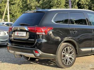 Black Mitsubishi Outlander 2018 in Utena, with an engine capacity of 2.20 L and mileage of 266 thousand km for 10599 €, photo 21 on AUTOMOTO.COM.LV