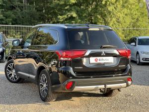 Black Mitsubishi Outlander 2018 in Utena, with an engine capacity of 2.20 L and mileage of 266 thousand km for 10599 €, photo 24 on AUTOMOTO.COM.LV
