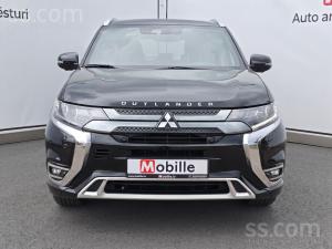 Melns Mitsubishi Outlander 2018 Rīga, ar dzinēja tilpumu 2.40 L un nobraukumu 237 tūkst. km par 15950 €, foto 3 vietnē AUTOMOTO.COM.LV
