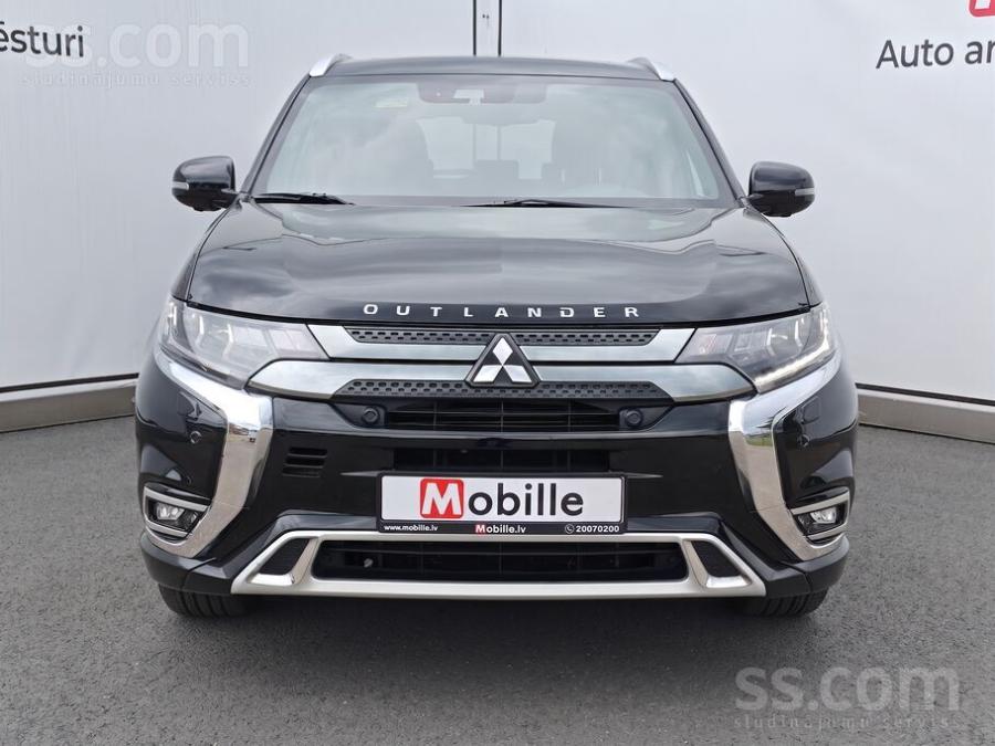 Melns Mitsubishi Outlander 2018 Rīga, ar dzinēja tilpumu 2.40 L un nobraukumu 237 tūkst. km par 15950 €, foto 3 vietnē AUTOMOTO.COM.LV