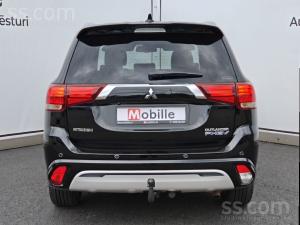 Melns Mitsubishi Outlander 2018 Rīga, ar dzinēja tilpumu 2.40 L un nobraukumu 237 tūkst. km par 15950 €, foto 6 vietnē AUTOMOTO.COM.LV