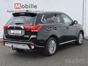 Melns Mitsubishi Outlander 2018 Rīga, ar dzinēja tilpumu 2.40 L un nobraukumu 237 tūkst. km par 15950 €, foto 7 vietnē AUTOMOTO.COM.LV