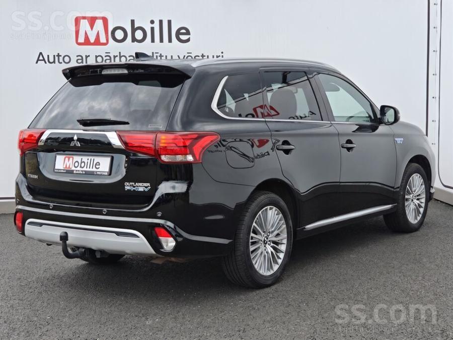 Melns Mitsubishi Outlander 2018 Rīga, ar dzinēja tilpumu 2.40 L un nobraukumu 237 tūkst. km par 15950 €, foto 7 vietnē AUTOMOTO.COM.LV