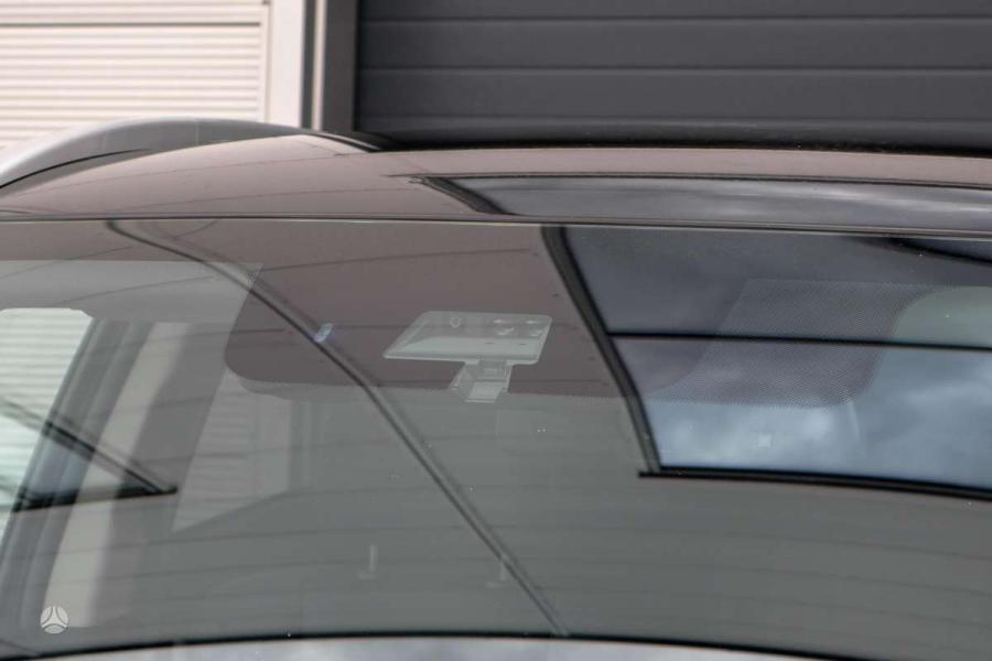 Black Mitsubishi Outlander 2018 in Kaunas, with an engine capacity of 2.36 L and mileage of 166 thousand km for 15999 €, photo 19 on AUTOMOTO.COM.LV