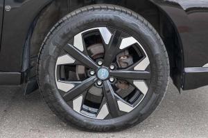 Black Mitsubishi Outlander 2018 in Kaunas, with an engine capacity of 2.36 L and mileage of 166 thousand km for 15999 €, photo 20 on AUTOMOTO.COM.LV