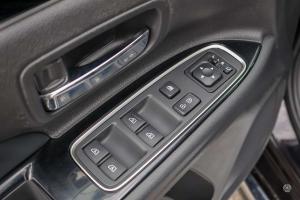 Black Mitsubishi Outlander 2018 in Kaunas, with an engine capacity of 2.36 L and mileage of 166 thousand km for 15999 €, photo 41 on AUTOMOTO.COM.LV