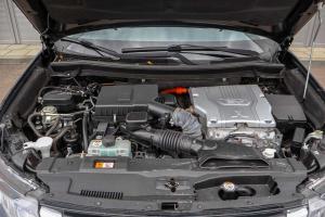 Black Mitsubishi Outlander 2018 in Kaunas, with an engine capacity of 2.36 L and mileage of 166 thousand km for 15999 €, photo 46 on AUTOMOTO.COM.LV