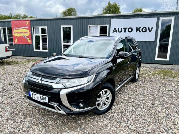 Black Mitsubishi Outlander 2019 in Kaunas, with an engine capacity of 2.40 L and mileage of 224 thousand km for 14999 €, photo 1 on AUTOMOTO.COM.LV