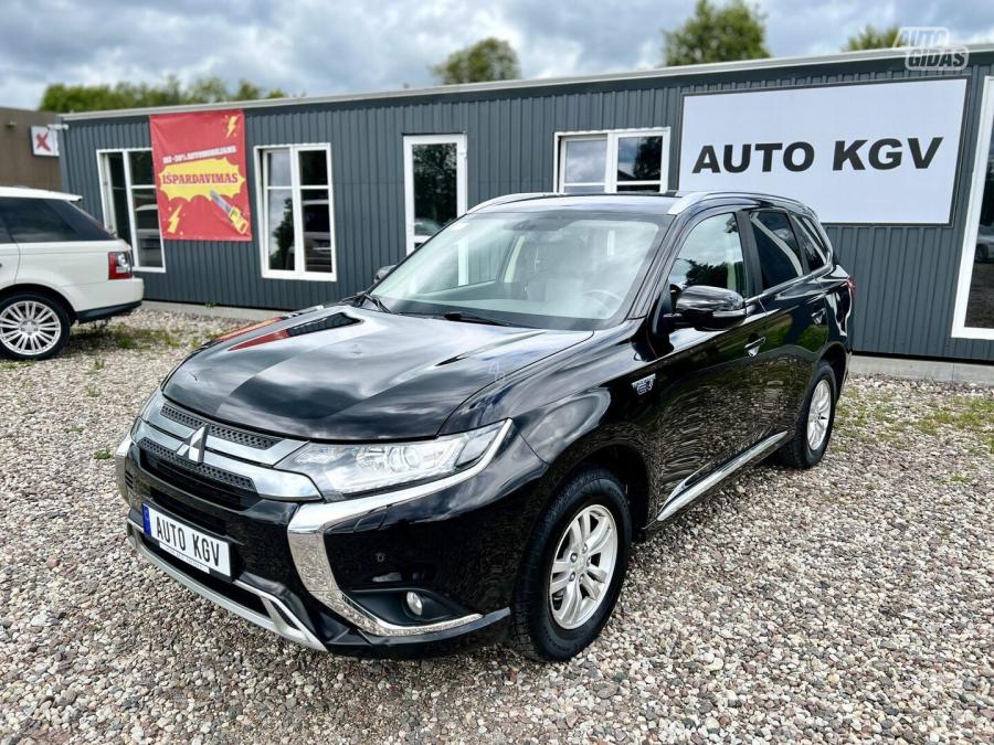 Melns Mitsubishi Outlander 2019 Kauņa, ar dzinēja tilpumu 2.40 L un nobraukumu 224 tūkst. km par 14999 €, foto 3 vietnē AUTOMOTO.COM.LV