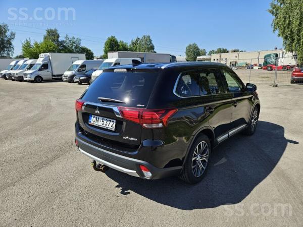 Melns Mitsubishi Outlander 2019 Rīga, ar dzinēja tilpumu 2.00 L un nobraukumu 78 tūkst. km par 22400 €, foto 3 vietnē AUTOMOTO.COM.LV