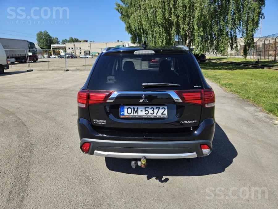 Melns Mitsubishi Outlander 2019 Rīga, ar dzinēja tilpumu 2.00 L un nobraukumu 78 tūkst. km par 22400 €, foto 5 vietnē AUTOMOTO.COM.LV