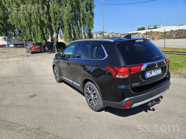 Melns Mitsubishi Outlander 2019 Rīga, ar dzinēja tilpumu 2.00 L un nobraukumu 78 tūkst. km par 22400 €, foto 5 vietnē AUTOMOTO.COM.LV