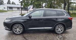 Melns Mitsubishi Outlander 2019 Rīga, ar dzinēja tilpumu 2.00 L un nobraukumu 79 tūkst. km par 19700 €, foto 3 vietnē AUTOMOTO.COM.LV