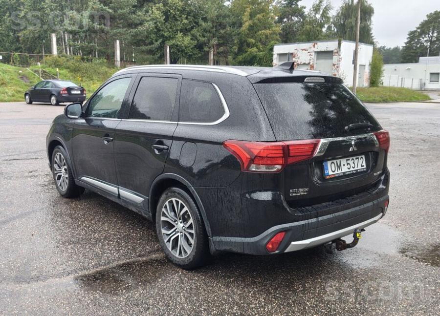 Melns Mitsubishi Outlander 2019 Rīga, ar dzinēja tilpumu 2.00 L un nobraukumu 79 tūkst. km par 19700 €, foto 4 vietnē AUTOMOTO.COM.LV