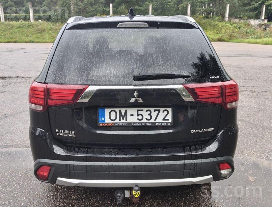 Melns Mitsubishi Outlander 2019 Rīga, ar dzinēja tilpumu 2.00 L un nobraukumu 79 tūkst. km par 19700 €, foto 5 vietnē AUTOMOTO.COM.LV