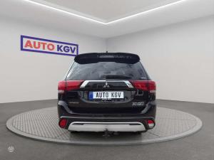 Melns Mitsubishi Outlander 2019 Kauņa, ar dzinēja tilpumu 2.40 L un nobraukumu 224 tūkst. km par 14999 €, foto 5 vietnē AUTOMOTO.COM.LV