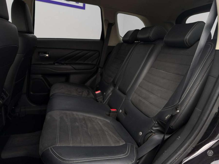 Melns Mitsubishi Outlander 2019 Kauņa, ar dzinēja tilpumu 2.40 L un nobraukumu 224 tūkst. km par 14999 €, foto 12 vietnē AUTOMOTO.COM.LV